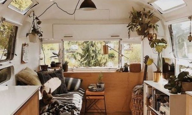 46 Elegant Airstream Decorating Ideas For Comfortable Holidays Trip ...