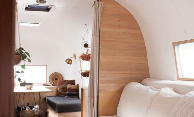 46 Elegant Airstream Decorating Ideas For Comfortable Holidays Trip ...