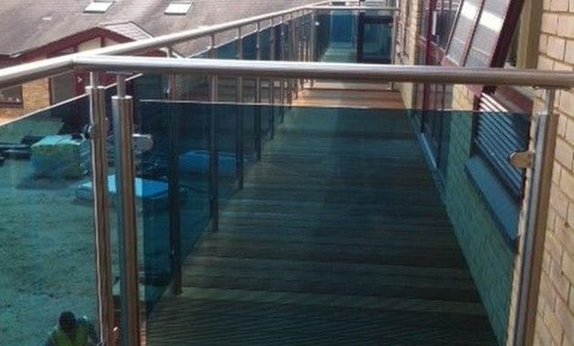 49 Glass Railing Divider Designs - BESTHOMISH