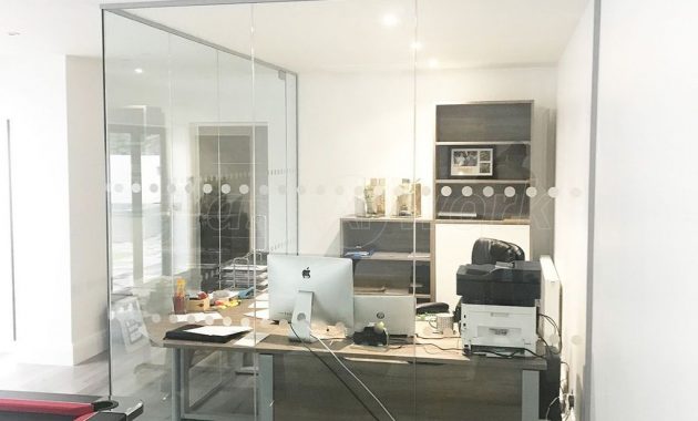 49 Glass Railing Divider Designs - BESTHOMISH