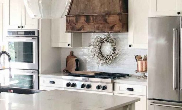 49 Pretty Farmhouse Kitchen Makeover Design Ideas On A Budget - BESTHOMISH