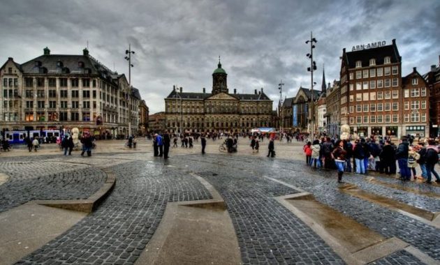 38 Extravagant European Metropolises That Must Be Seen At Night ...