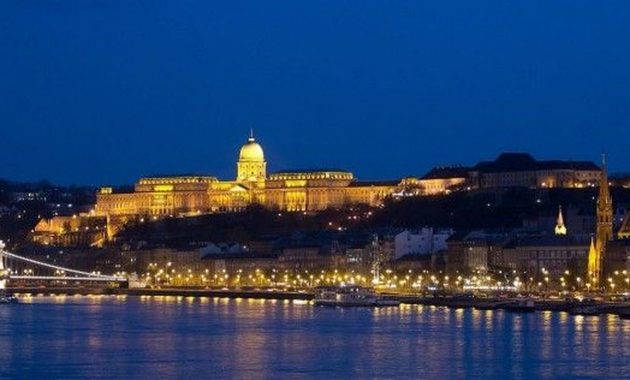 38 Extravagant European Metropolises That Must Be Seen At Night ...