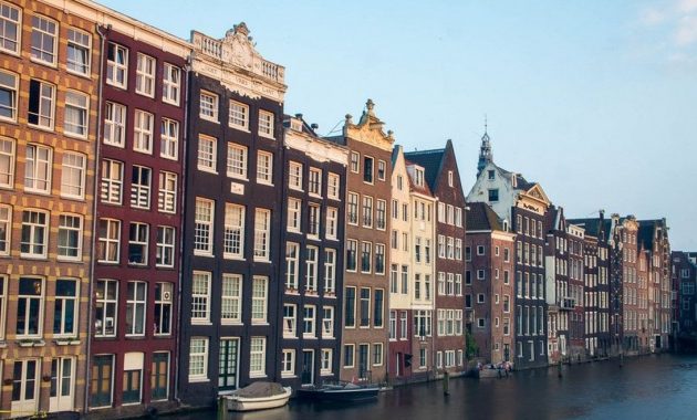 38 Extravagant European Metropolises That Must Be Seen At Night ...