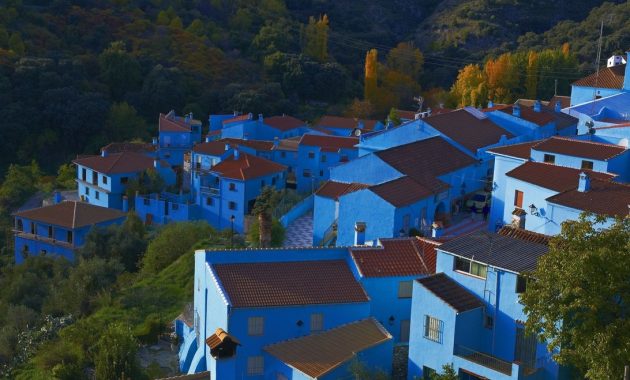 50 Picturesque Village Photos From Around The World - BESTHOMISH