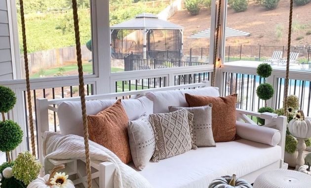 41 Cozy Porch Decoration Ideas - BESTHOMISH
