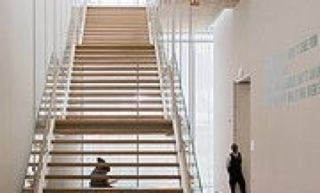 40 Awesome Flying Stairs Ideas - BESTHOMISH