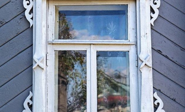 43 Elegant Carved Wood Window Ideas