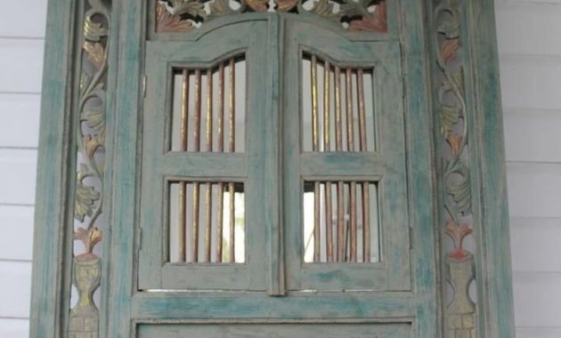 43 Elegant Carved Wood Window Ideas - BESTHOMISH