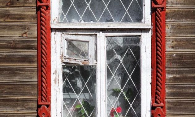43 Elegant Carved Wood Window Ideas - BESTHOMISH