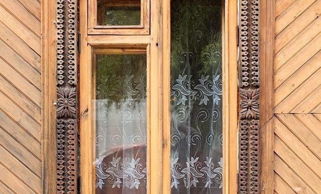 43 Elegant Carved Wood Window Ideas - BESTHOMISH