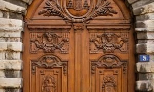 42 Awesome Classic Door Ideas - BESTHOMISH